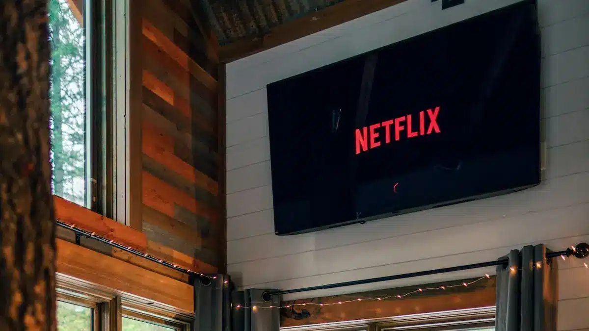 Qué es Netflix y cómo funciona: Guía 2025 completa