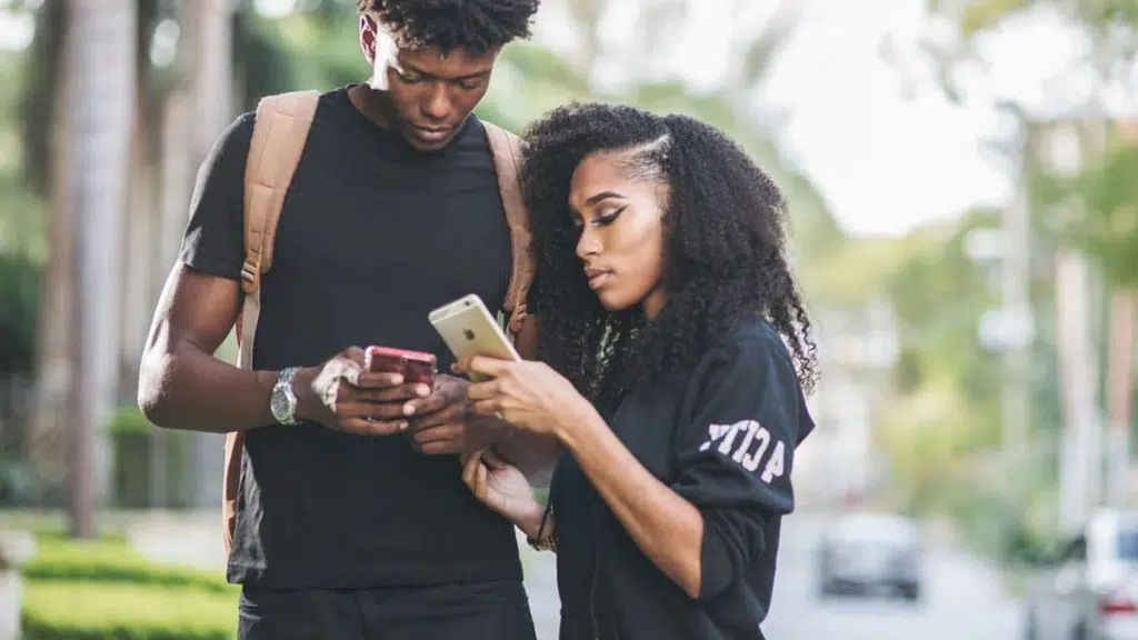 Facebook Parejas 2025: Qué es, Cómo funciona y Opiniones ️